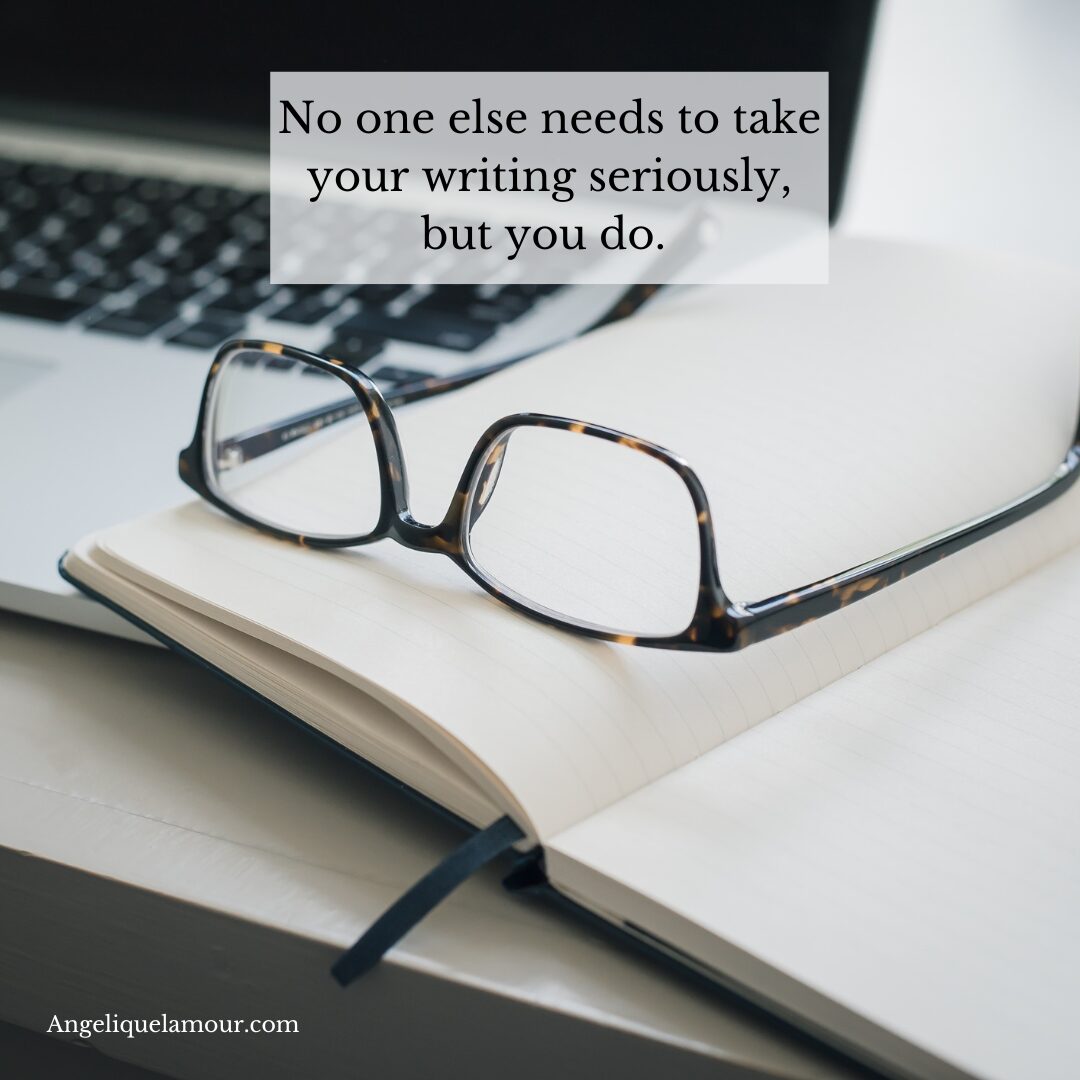 How to write a book = How to not write a book - ANGELIQUE L'AMOUR